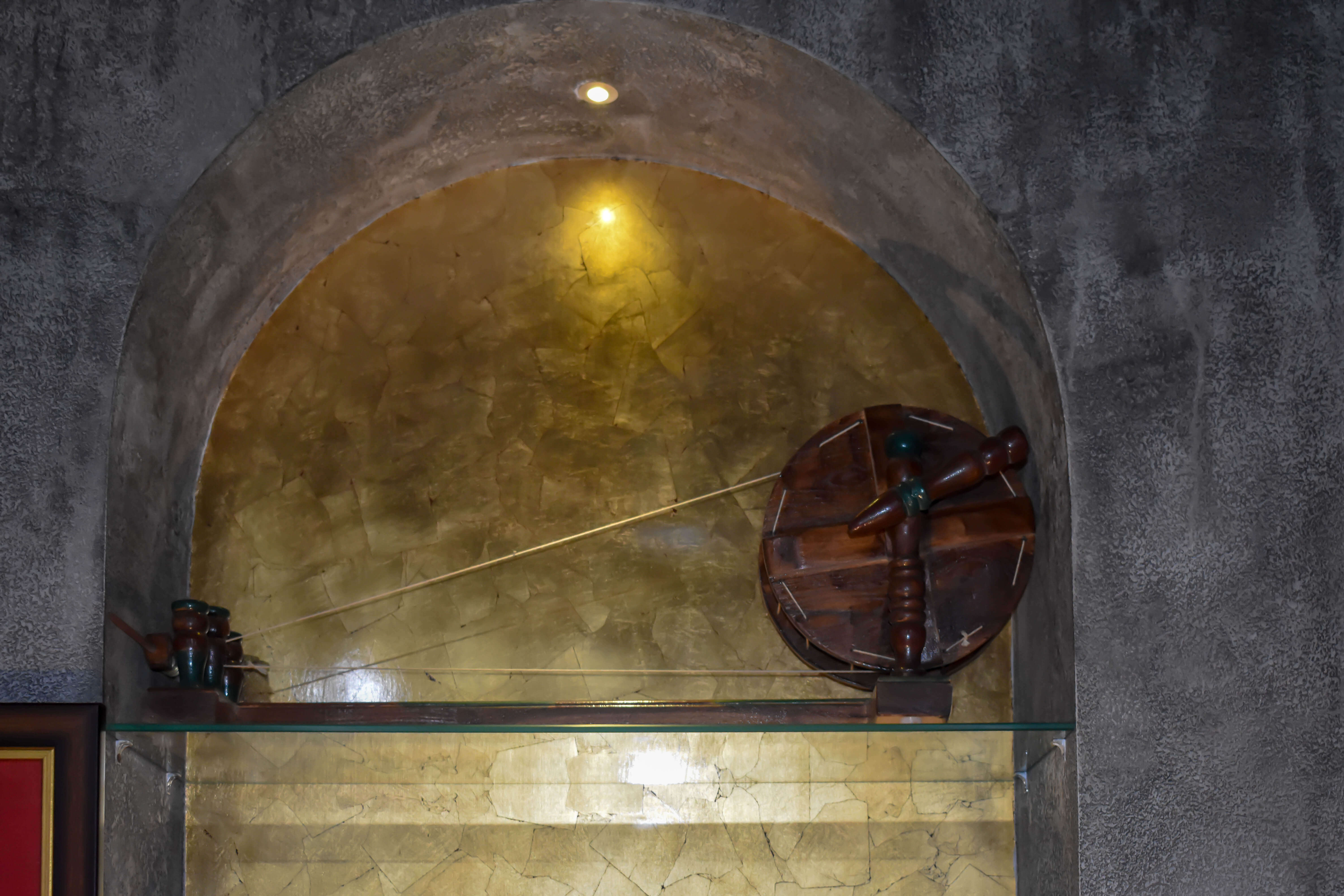 Familiarise with the history of Charkha at The Charkha museum, Delhi